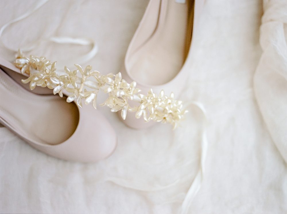 A First Look for a Beautiful Truvelle Bride and her Intimate Art ...