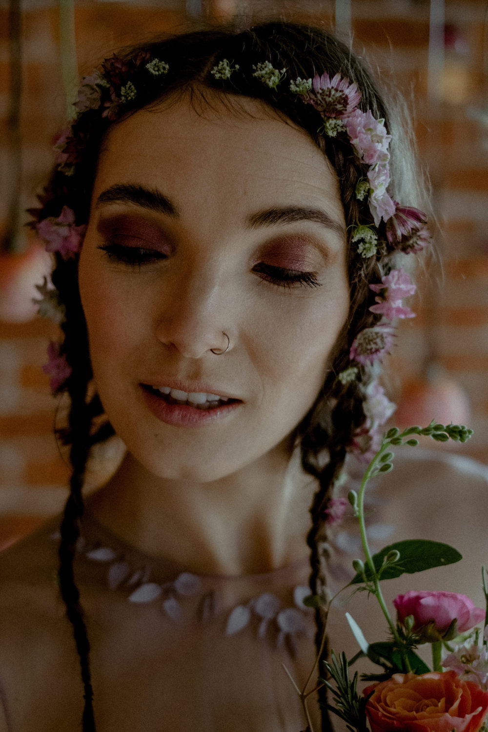 The Best Modern Bridal Makeup Looks: Soft, Dewy and Natural + Glittery ...