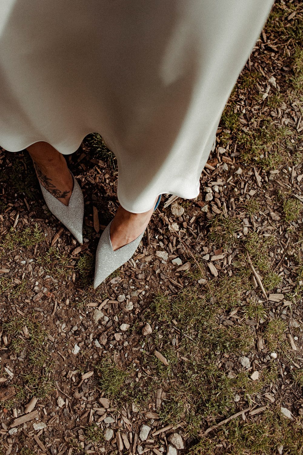 An Autumn Wedding at Riverford Field Kitchen in Devon, With Colourful ...