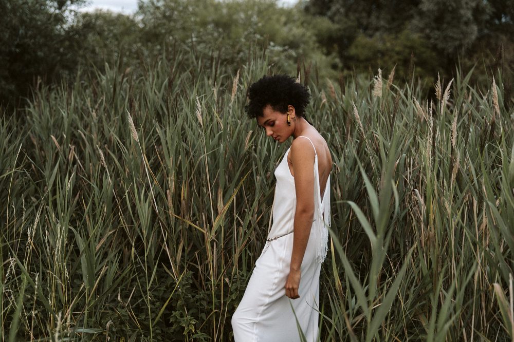 A Socially Distanced Bridal Editorial Featuring Cool, Modern Wedding ...