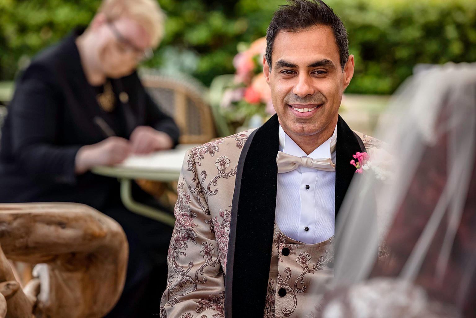 A Modern, Romantic London Micro Wedding For Disability Advocate 'Girl ...