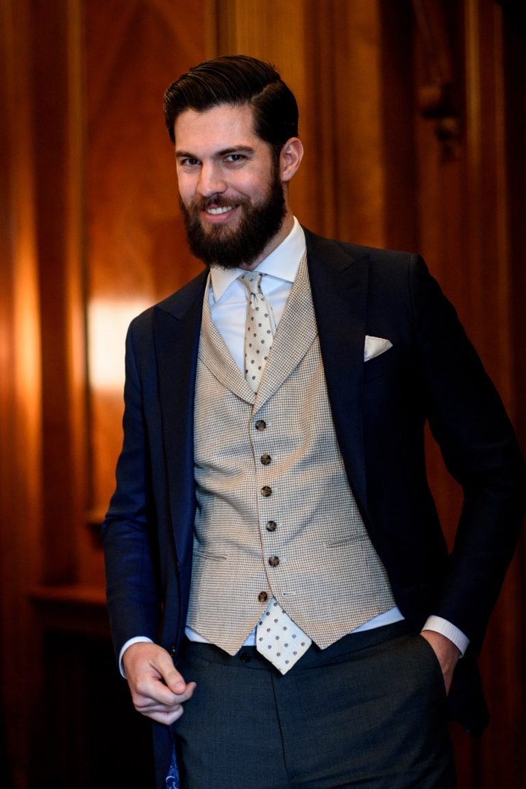 A Classy, City Wedding and Chic, Minimalist Wedding Dress | Love My ...