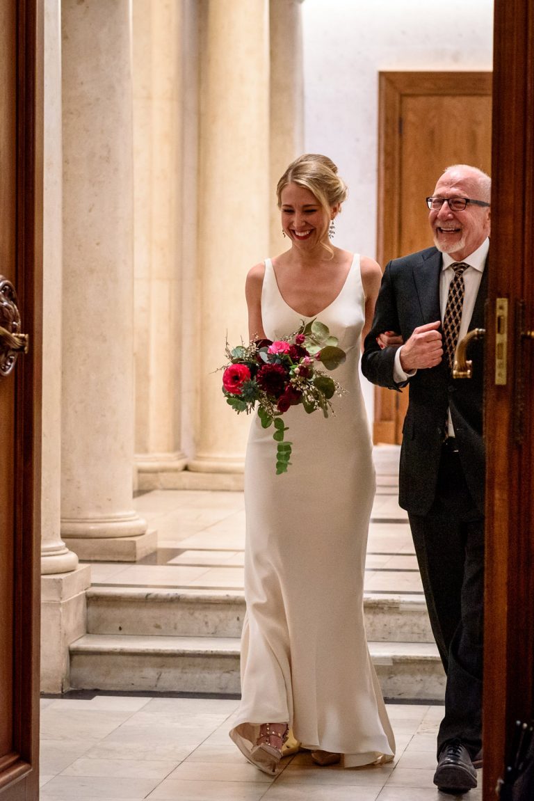 A Classy, City Wedding and Chic, Minimalist Wedding Dress | Love My ...