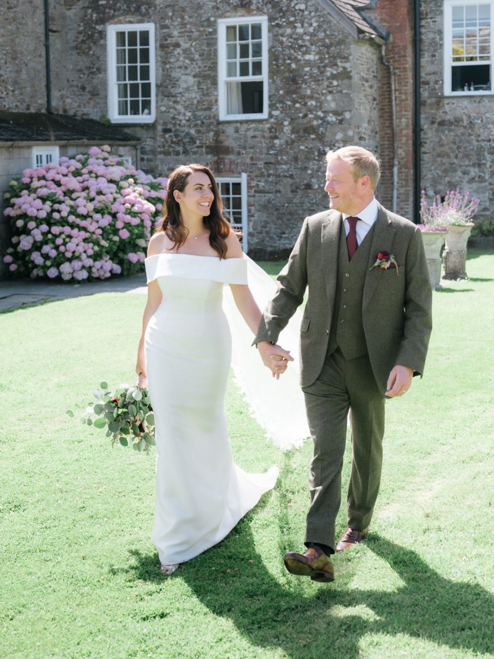 Lara & Matt and Their Delightful Launcells Barton Wedding in Cornwall ...